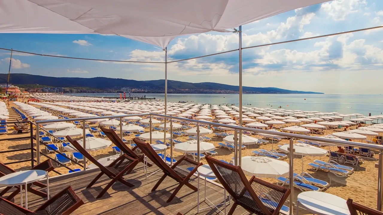 Wakacje last minute – kiedy najlepiej rezerwować? 2025 - lasty24.pl